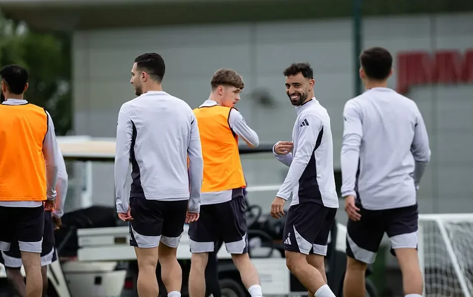 Man Utd close on €43m Ederson as Fernandes talks advance