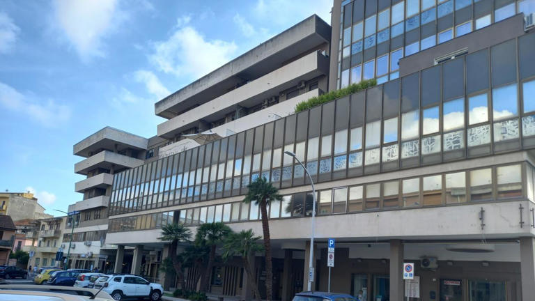 Palpeggiata e baciata in ascensore da uno sconosciuto: aggressione ...