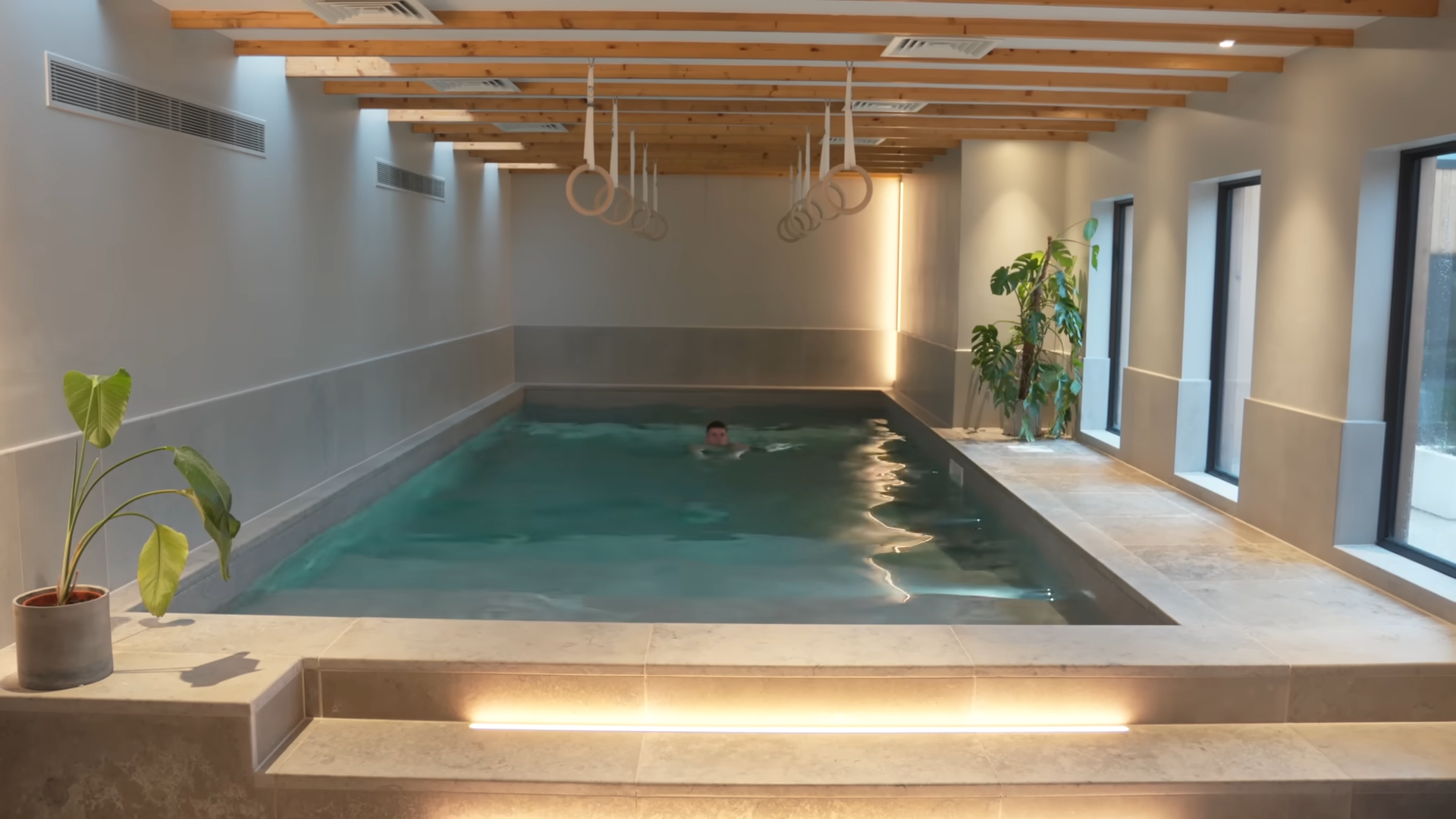Watch how he made this private center of relaxation