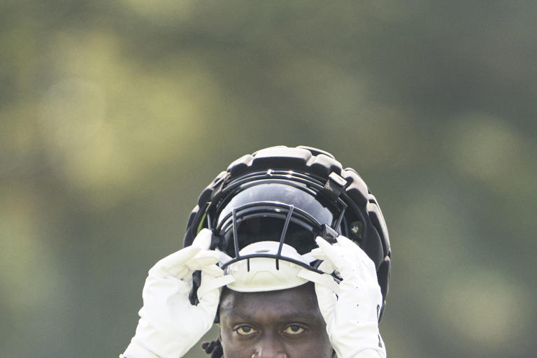 AJ Brown trade updates: Latest rumors and timing; Browns trading Myles ...