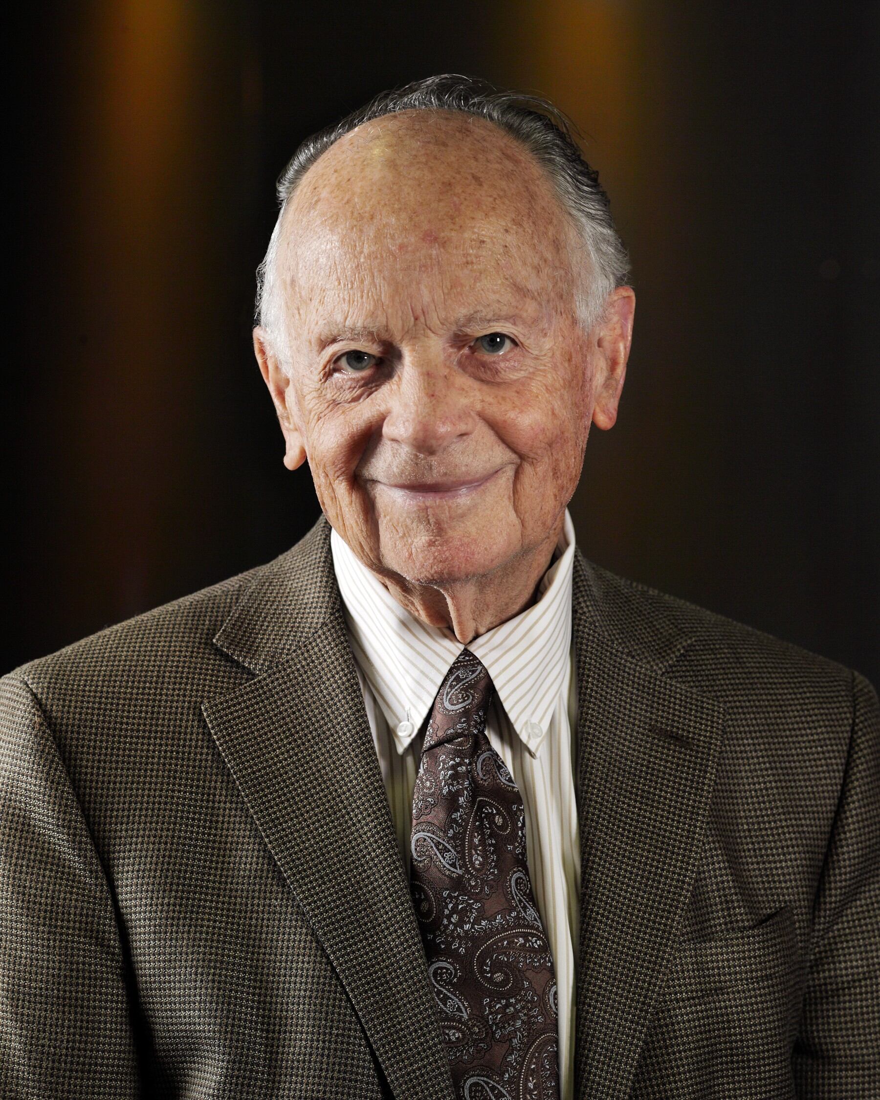 William H Dunn Sr., JE Dunn Construction leader, dies at 102