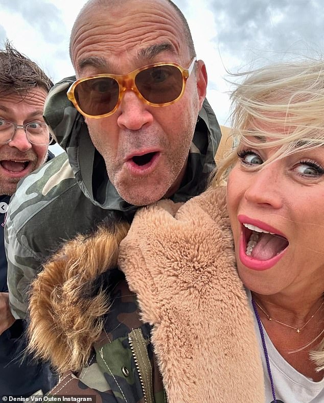 Denise Van Outen cuddles ex-Big Breakfast co-star Johnny Vaughan as ...