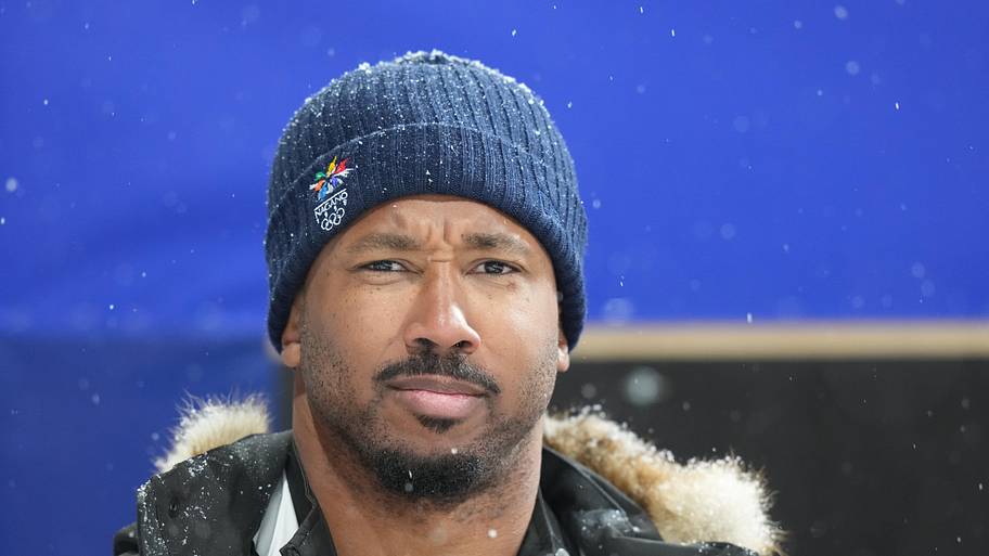 Seahawks are NFC West underdogs after Rams trade for Myles Garrett