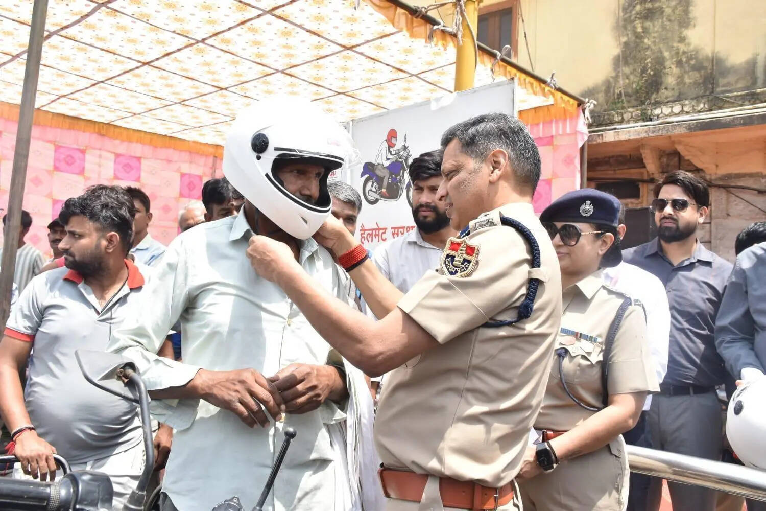 Jaipur traffic police launch helmet awareness drive