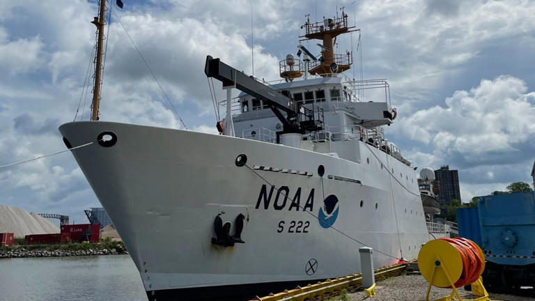 Public invited aboard NOAA research vessel during Savannah open house