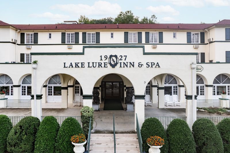 The historic North Carolina waterfront resort where grand mountain ...