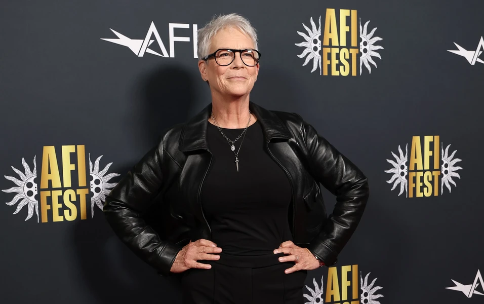 Jamie Lee Curtis shares sister Kelly’s obituary and rare photos