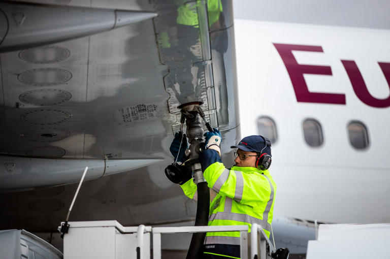 Russia Bans Aviation Fuel Exports for the First Time