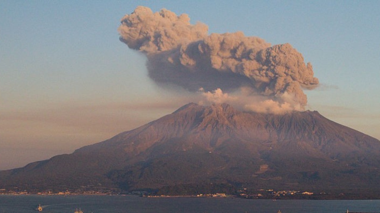 Japan’s Sakurajima fired ash plumes over Kyushu two days in a row as ...