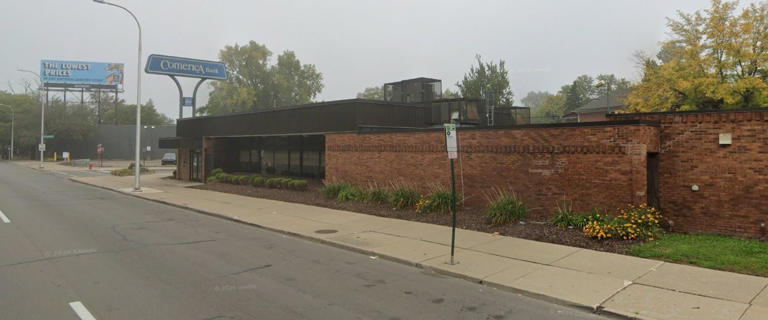 75 Comerica, Fifth Third branches closing. See Lansing-area locations