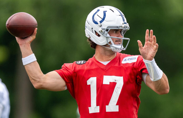 Colts' Daniel Jones takes another step in recovery process during OTAs