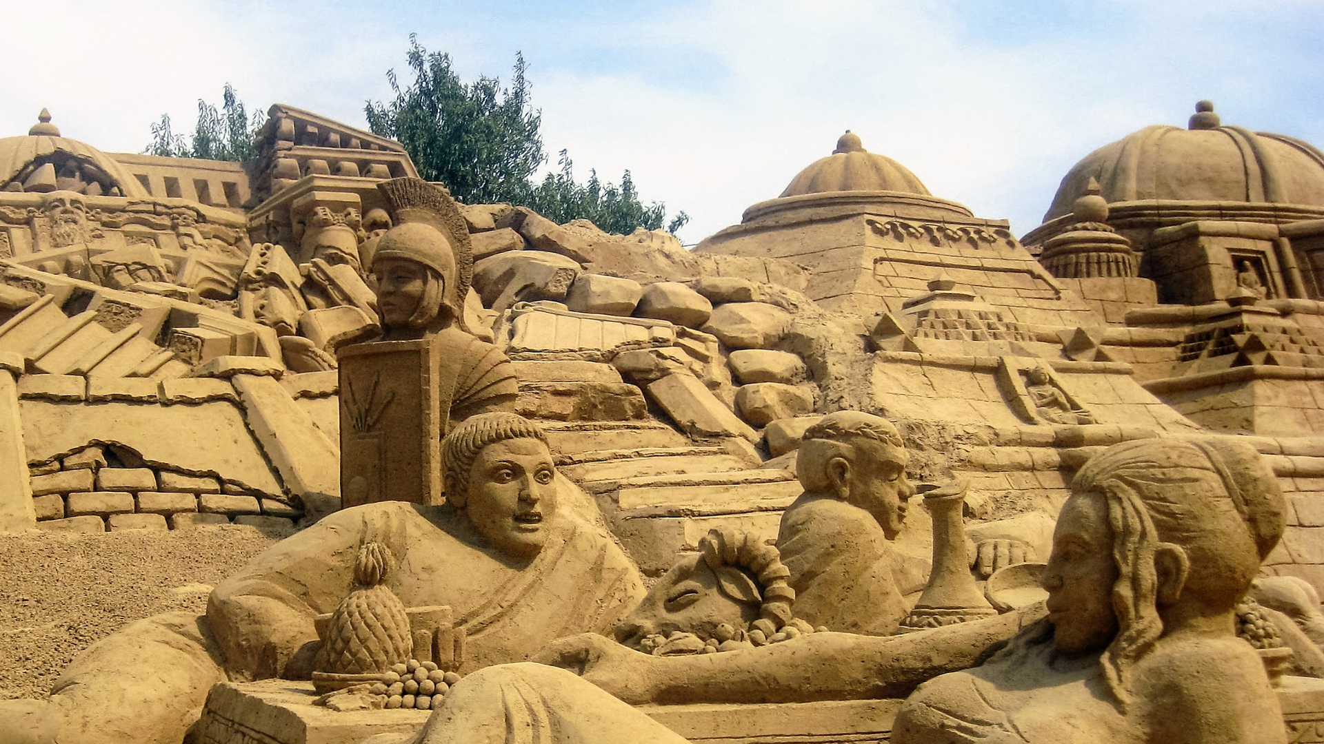 Au Portugal, ce festival de sculptures de sable géantes impressionne ...