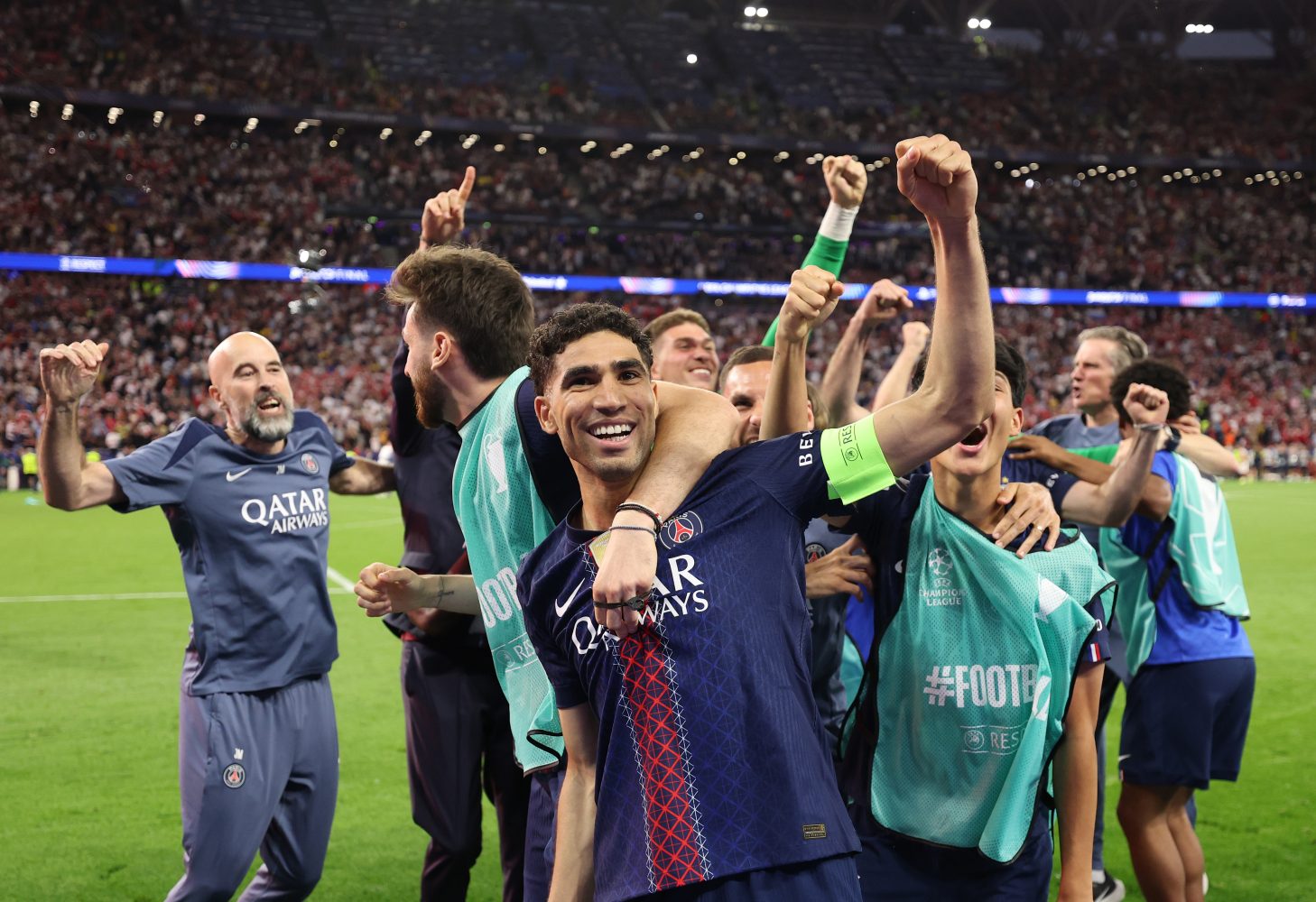 Hakimi crowns Luis Enrique, "big boss" of a European champion "family"