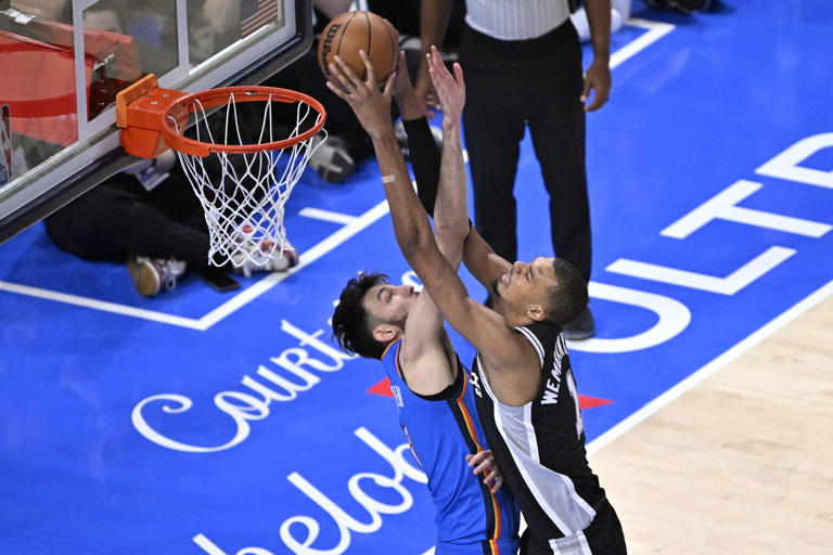 Victor Wembanyama's dunk made Chet Holmgren disappear in Game 7