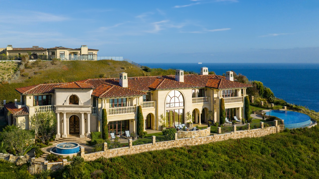 Living on the edge of the Pacific Ocean