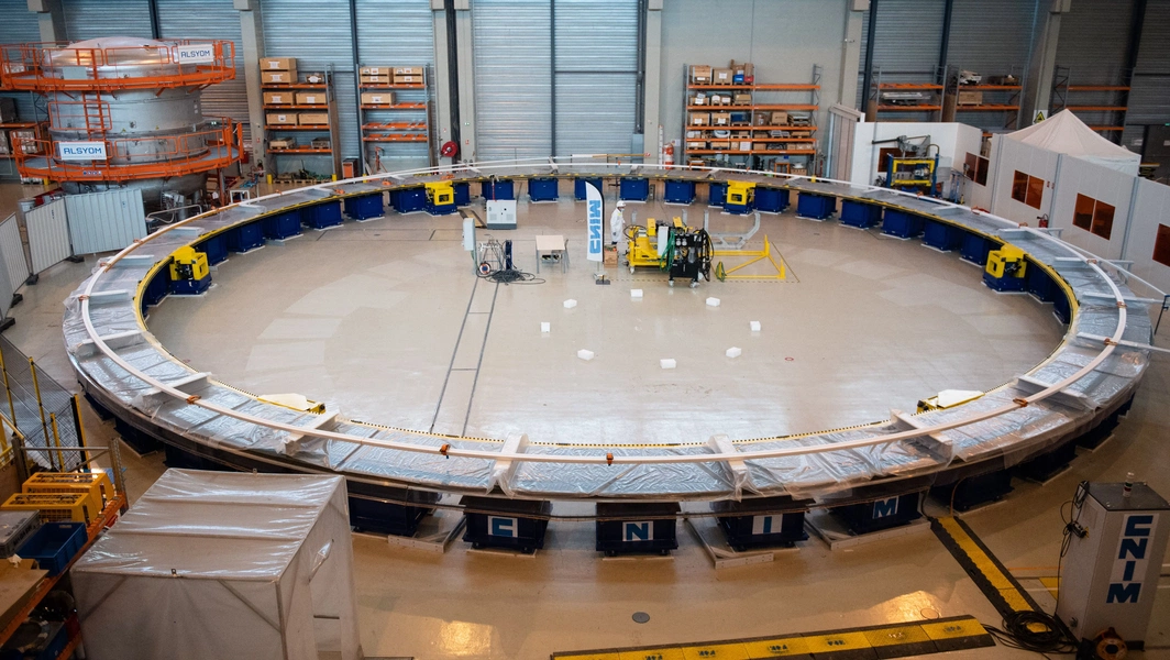 ITER begins testing 330-ton superconducting magnet at 4K