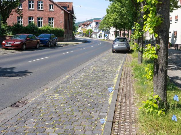 Dutzende Schaulustige behindern Rettung nach Unfall mit elf Verletzten