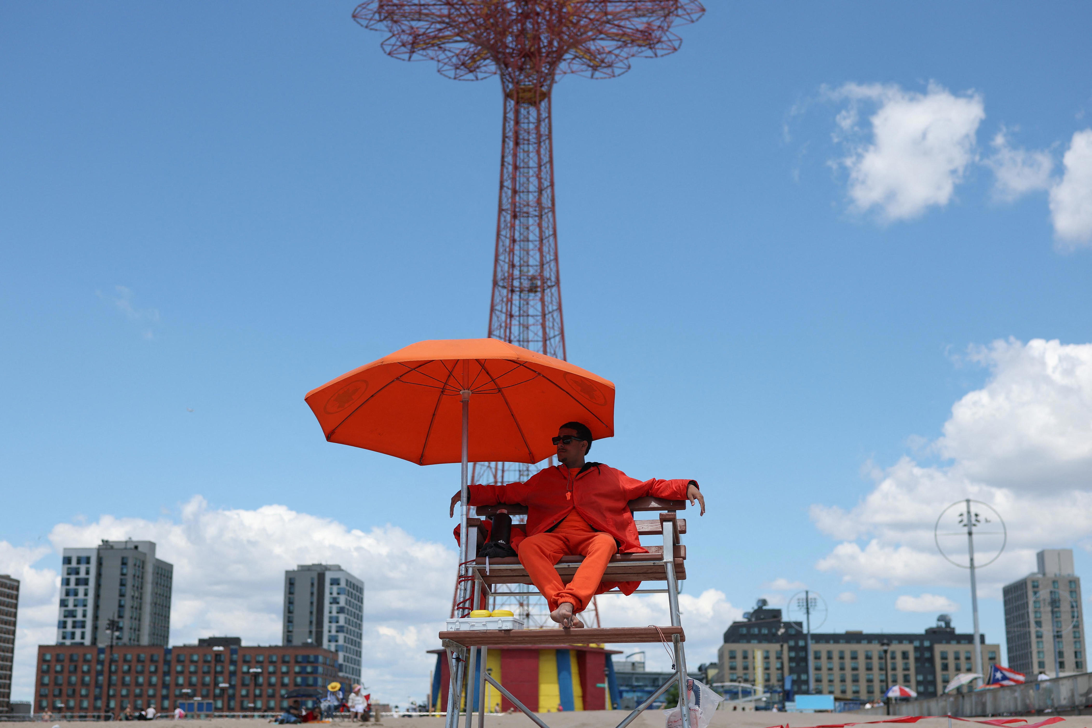 New York City ready to hire lots of lifeguards for the summer