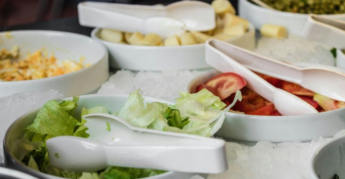 22 foods people still get excited about seeing on a buffet