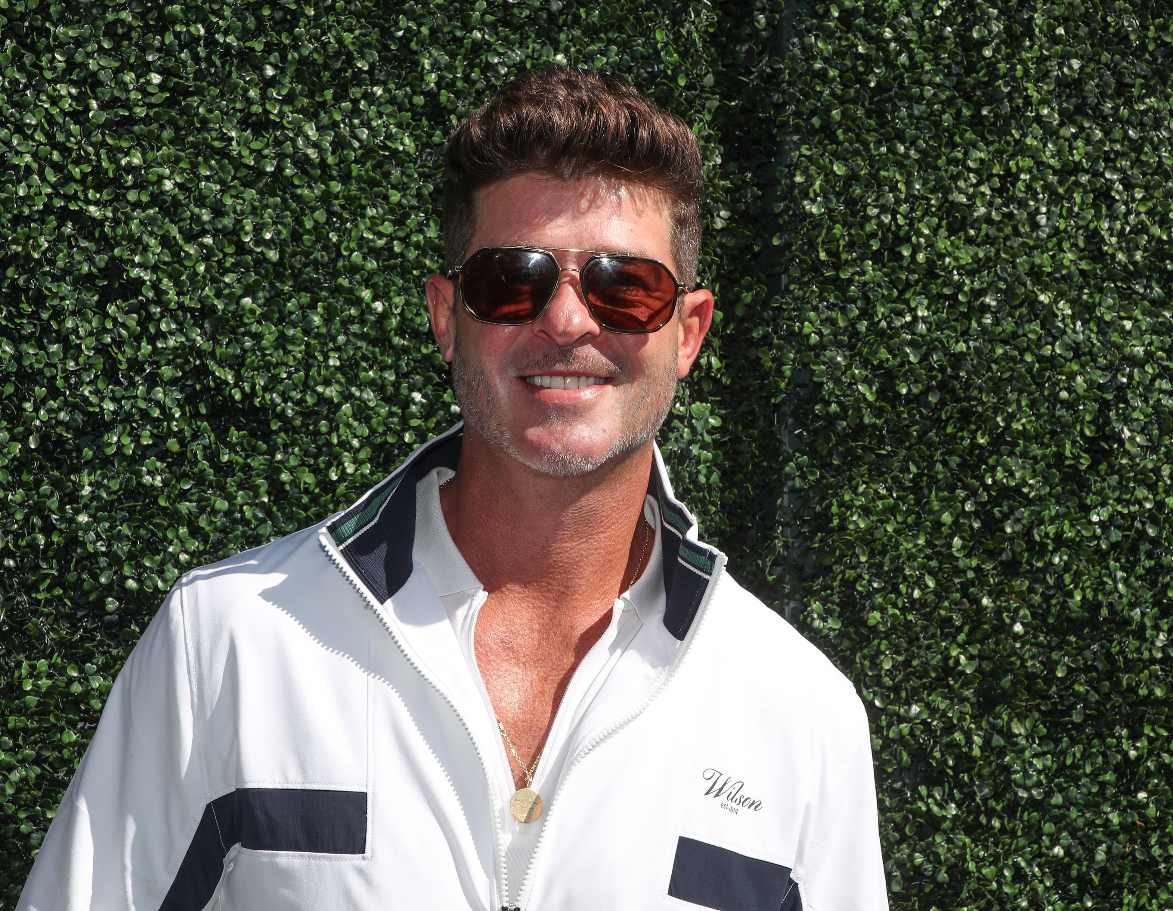 Robin Thicke to headline Cathedral City hot air balloon festival