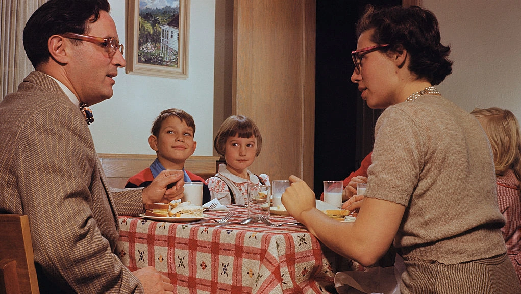 10 parenting phrases that can harm children
