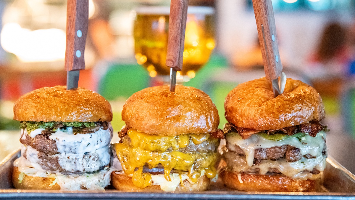 Burger Budget Warning: Restaurant Red Flags That Could Mean You're ...