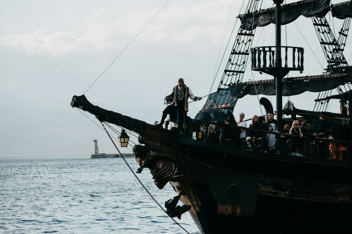 6 strange facts about pirates that sound made up