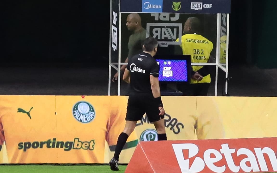 Dublador realiza leitura labial de polêmica em Palmeiras x Chapecoense
