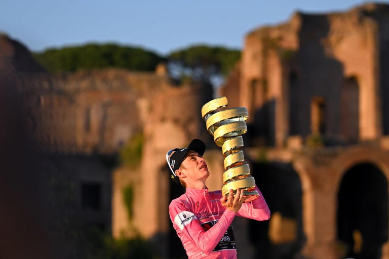 From Anquetil to Vollering, here are all the riders who have won the ...
