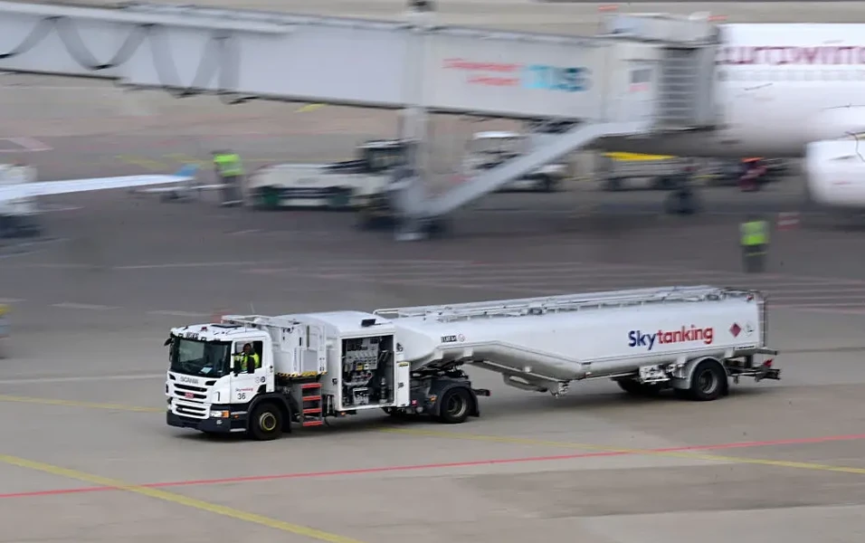 Jet fuel price cut for international flights, domestic rates steady