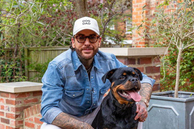Towie star Pete Wicks has dogs loving him by strapping cheese to his leg
