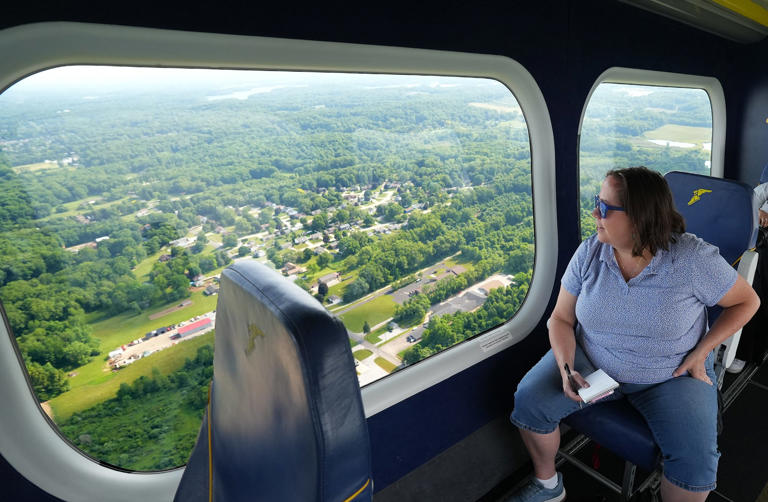 Beacon Journal reporter gets to take first 'blimpilicious' ride