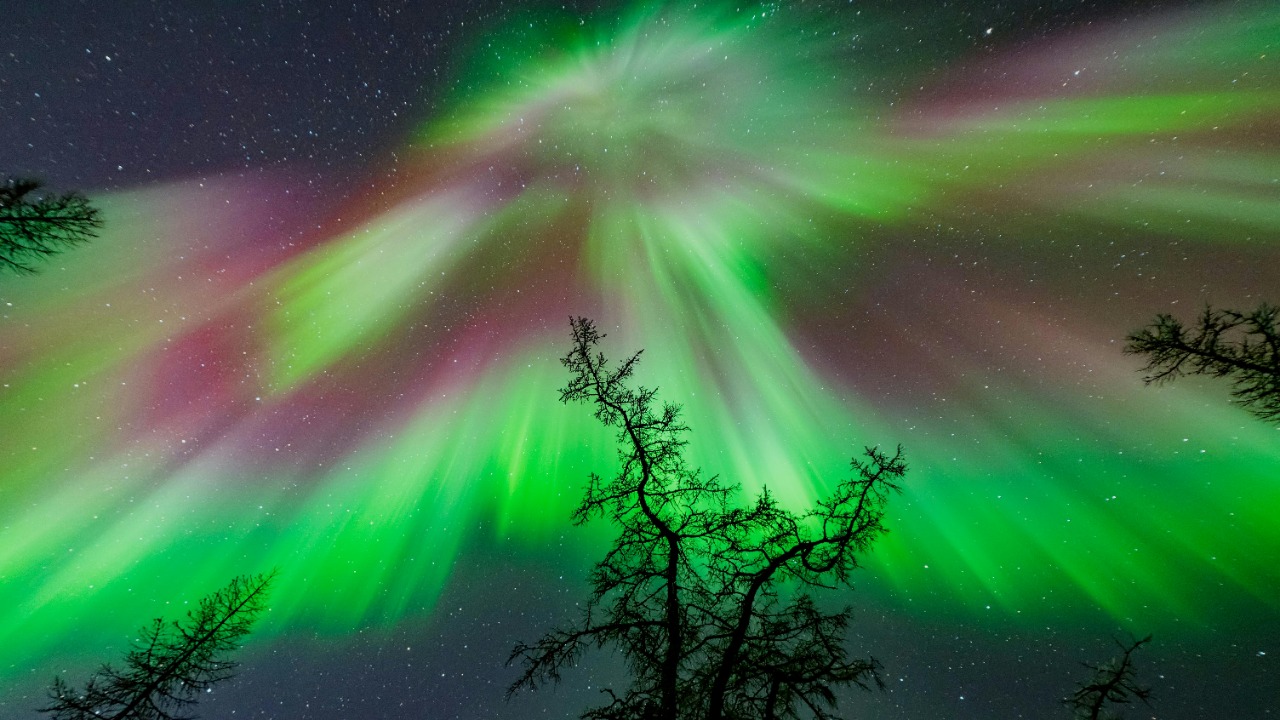 A G3 geomagnetic storm can drag auroras into the northern US and ...