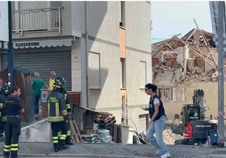 La fuga di gas, poi l'inferno. L'onda d'urto ha frantumato le vetrine ...
