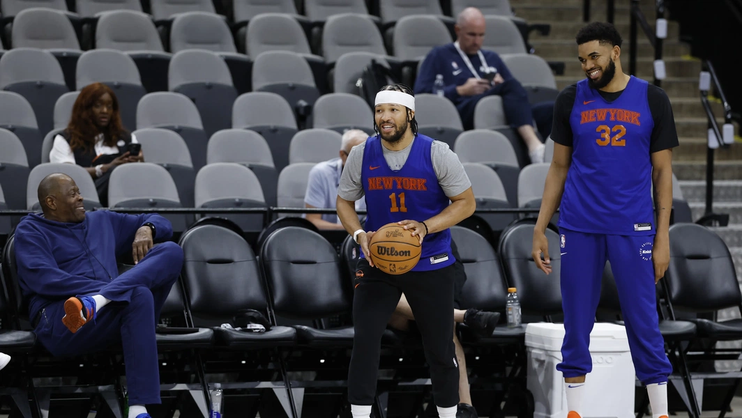 Patrick Ewing’s presence noted as Knicks win Game 2