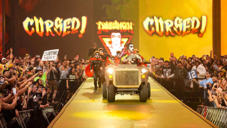 WWE star Danhausen has hilarious demands for NYC mayor to keep NY ...