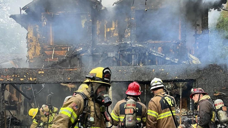 Explosion and fire destroy Snohomish home, one person found dead in rubble