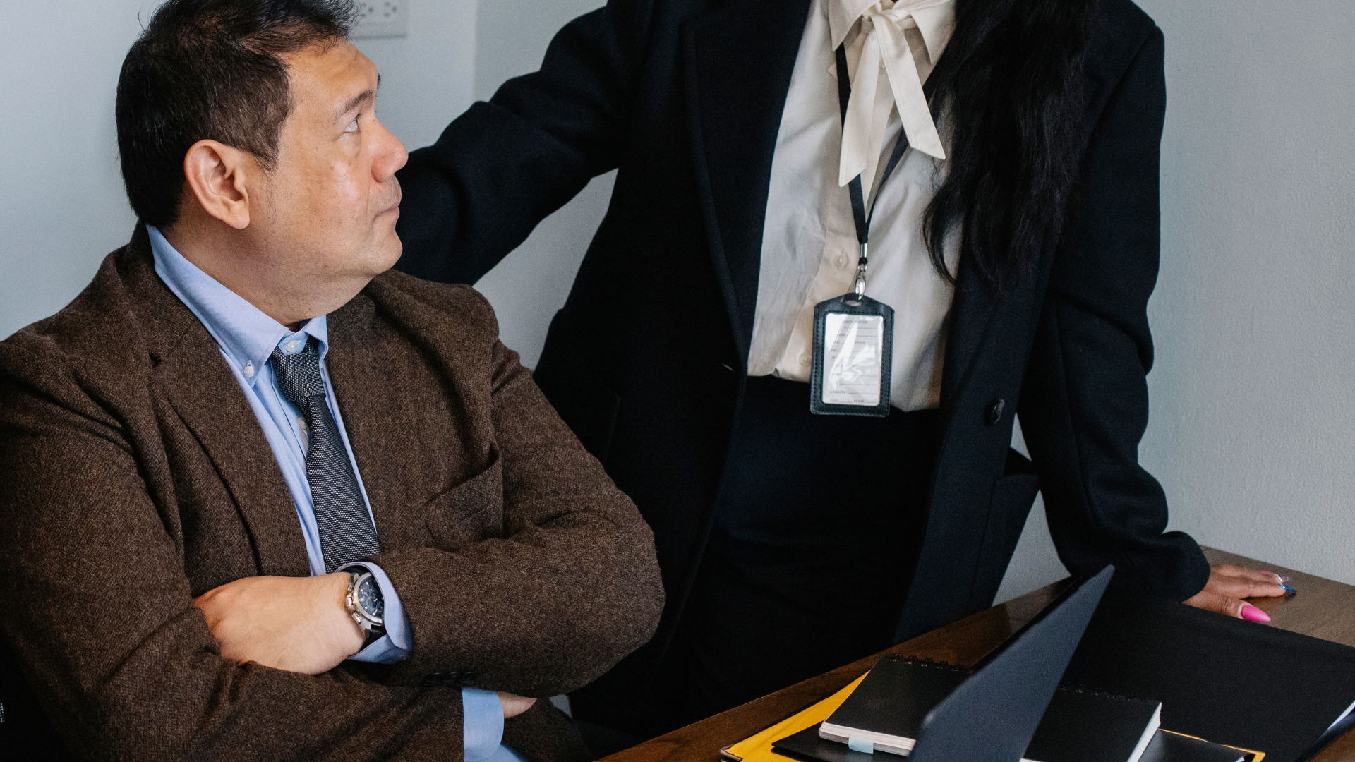 20 workplace compliments that are actually warnings