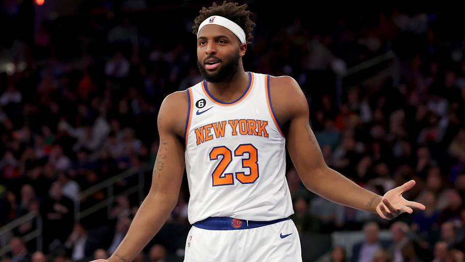 Lakers might make Mitchell Robinson mistake thanks to Karl-Anthony Towns