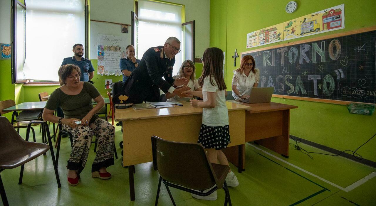 Bambina fa una tesina sui Carabinieri e il comandante della stazione di ...