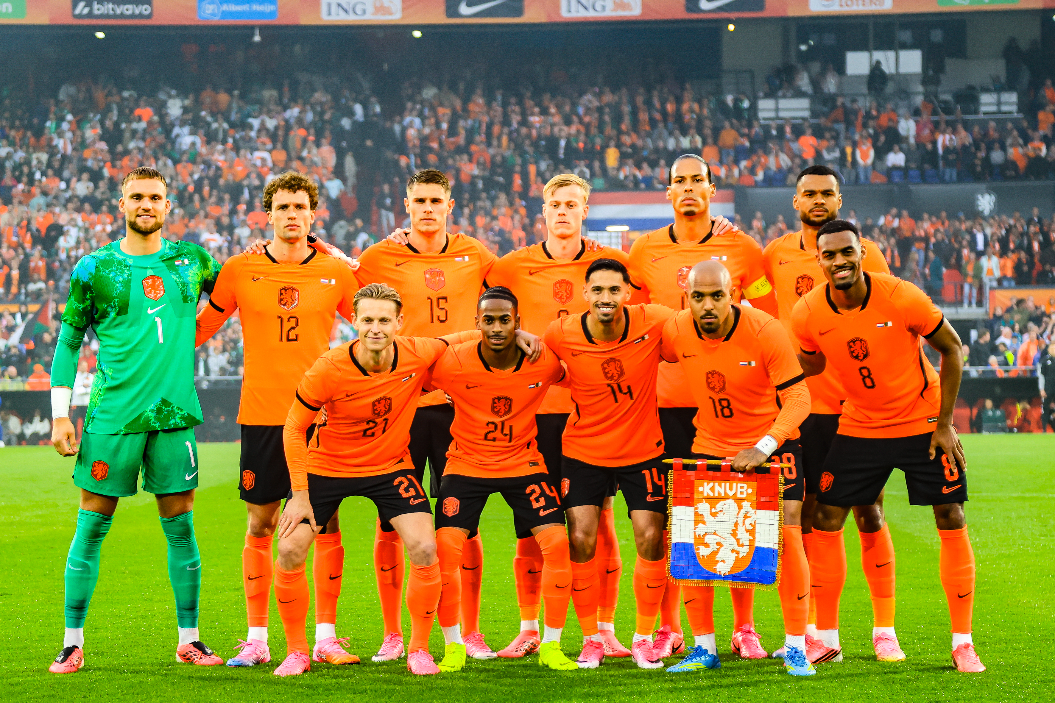 Nederlands elftal bezichtigt Times Square voorafgaand aan WK