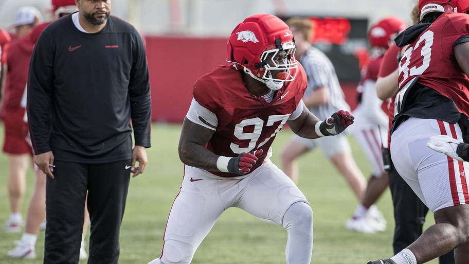 Chicago Bears make up for 2026 offseason mistakes in new NFL mock draft