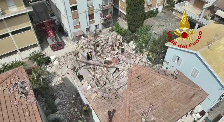 La fuga di gas, poi l'inferno. L'onda d'urto ha frantumato le vetrine ...