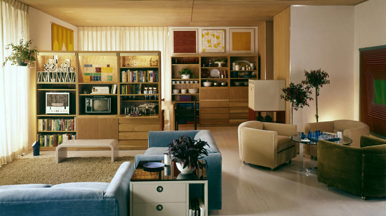 It was a bizarre trend in the '60s, now it's the vintage living room ...