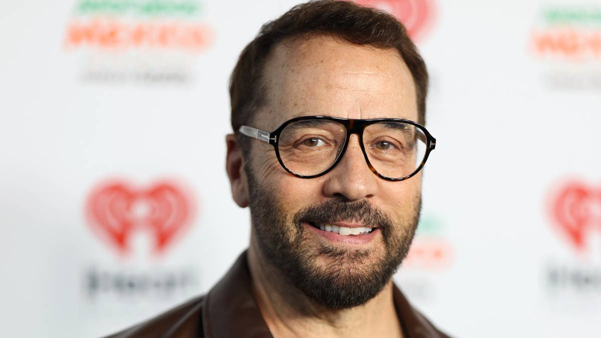 Jeremy Piven sells his LA mansion for $6.85 million after a year on the ...