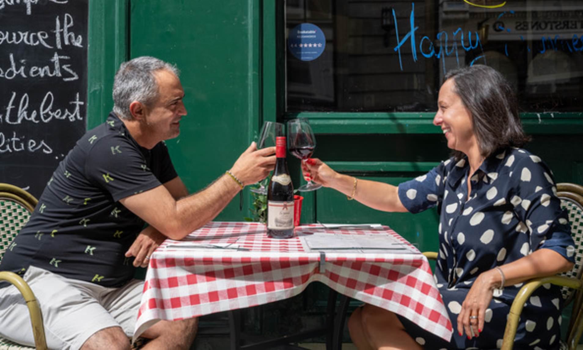 Iconic London restaurant Le Garrick rolls its prices back to 1986 - but ...