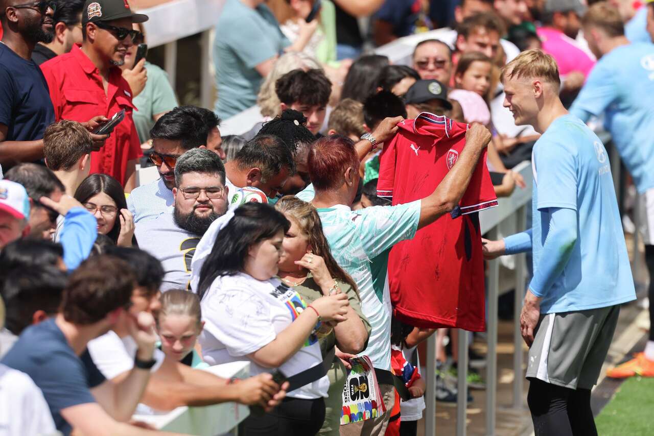 As World Cup nears, D-FW soccer fans flock to Mansfield for Team ...