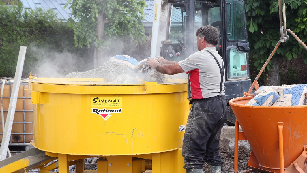 Cement vs concrete made simple for DIYers