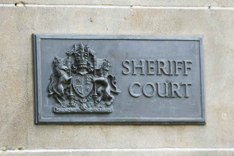 British men admit killing restaurant owner over unpaid bill dispute