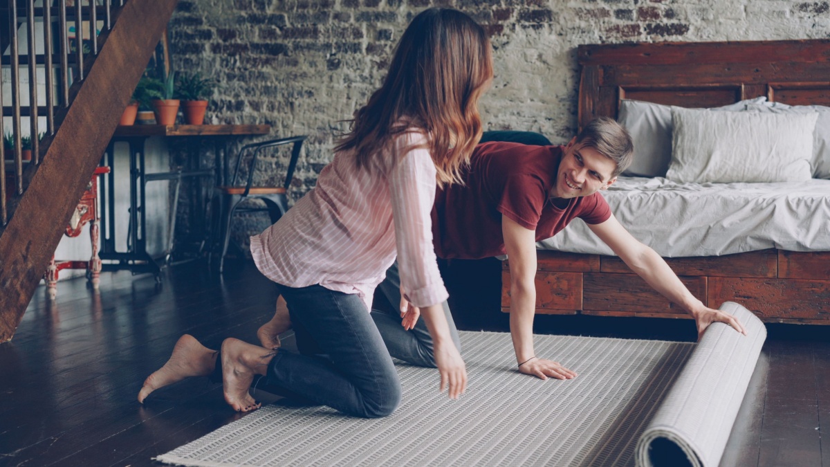 According to science, women who build happier relationships have these ...